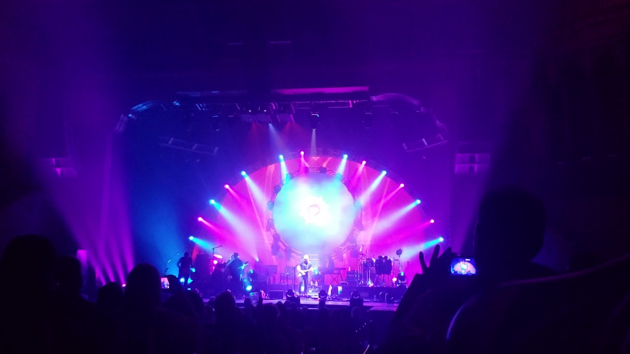 Brit Floyd - YouTube