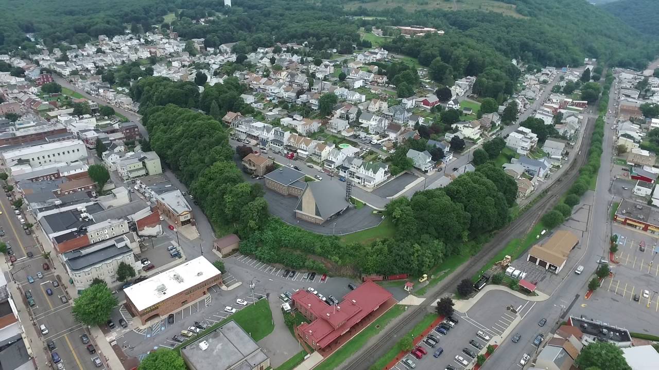 Short Drone, Quadcopter Flight, 395 Feet Above Center of Tamaqua, 8-10 ...