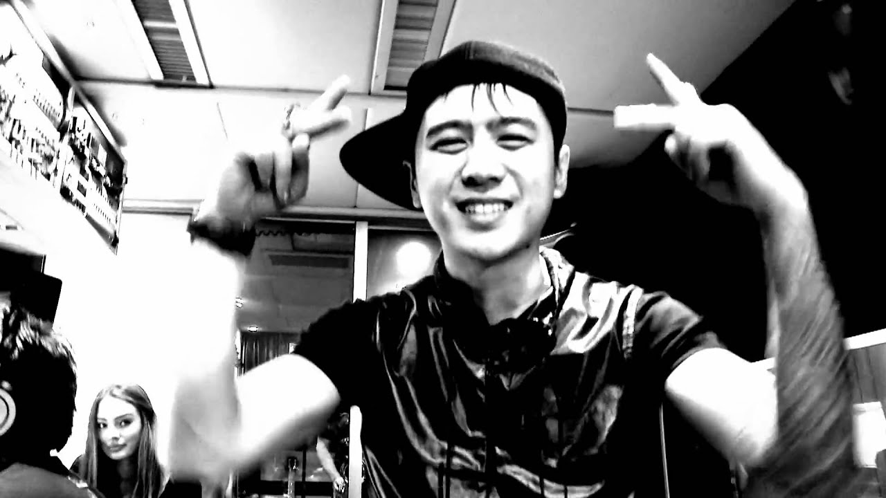 Tech Talk: Poet Name Life shows off the Lennon Bus - YouTube