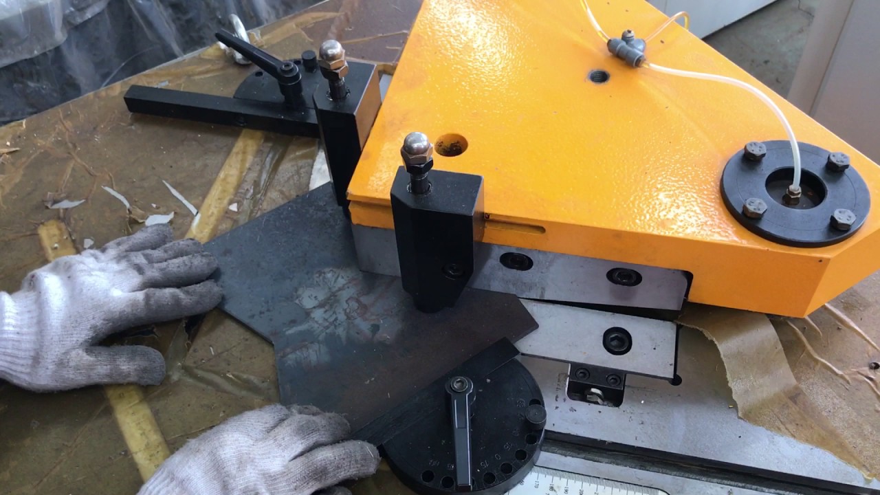 Hydraulic Angle Metal Corner Machine with angle adjustable from ...