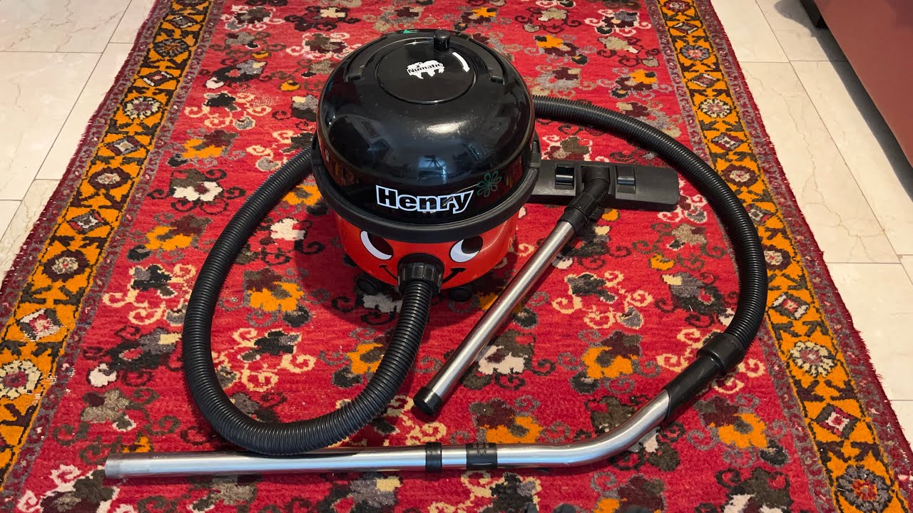 Numatic Henry HVR 200A - YouTube