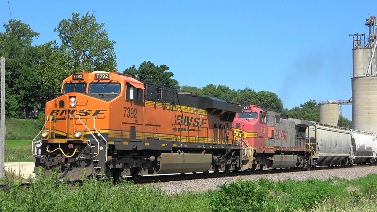 BNSF 7392 Leads a Freight, Fenton, IL 7/18/22 - YouTube