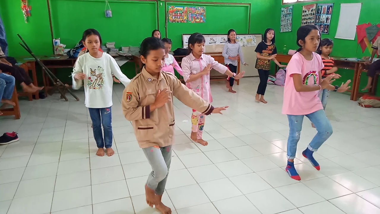 LATIHAN TARI PART1 - YouTube