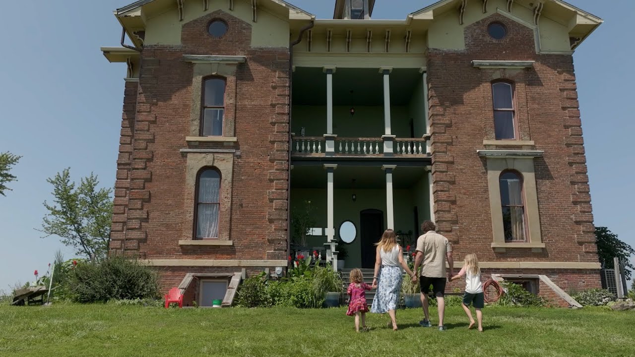 Duncan Manor | You Gotta See This - YouTube