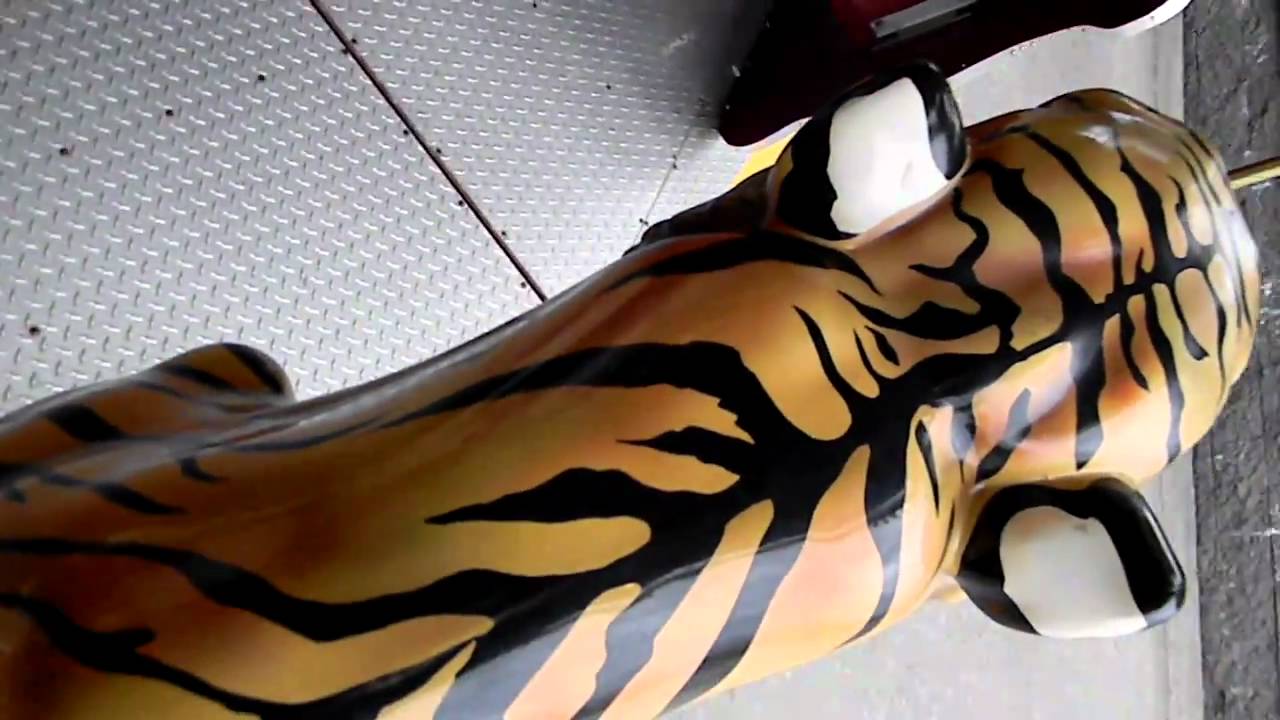 Carousel Ride At Michigan Adventures. - YouTube