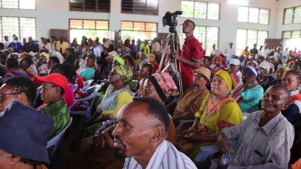 'THERE IS NO TRANSPARENCY IN MOI HOSPITAL' VOI RESIDENT COMPLAINS - YouTube