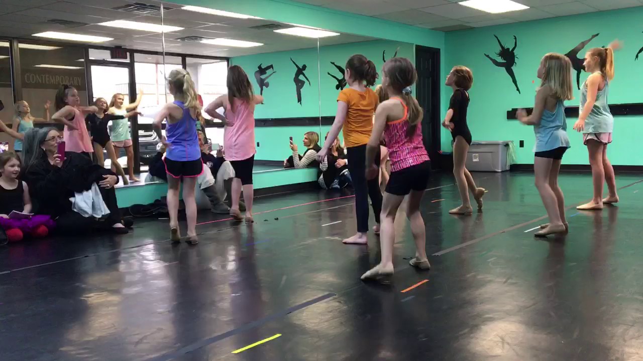 Sarah dance - YouTube