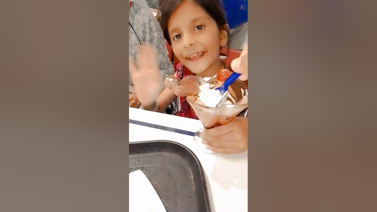 AJ mene try kia famouse chocolate lava cake // apni family k sth bhut Maza Ata h // vlog with ...