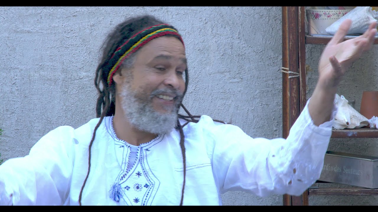Tony Joseph Mësëgana - L'AMOUR EST LE PLUS GRAND - YouTube