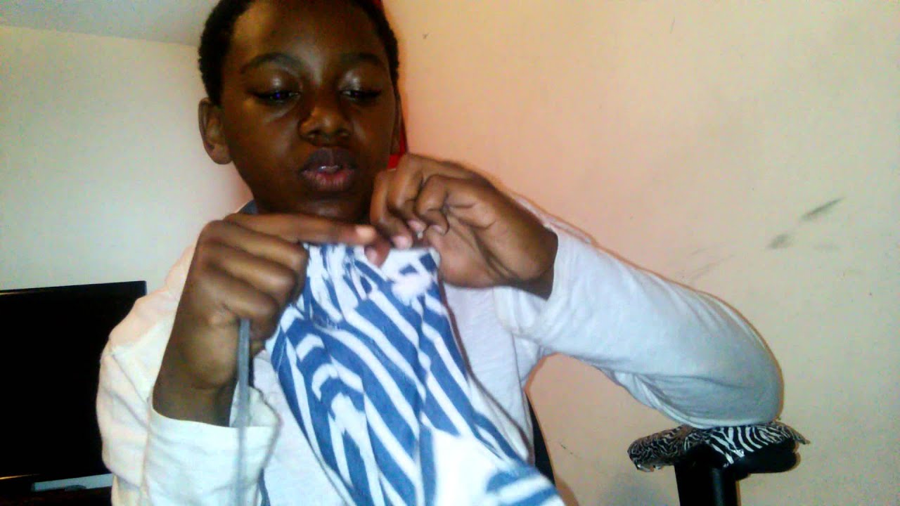 How To Fix Your Hoodie String In 40sec - YouTube