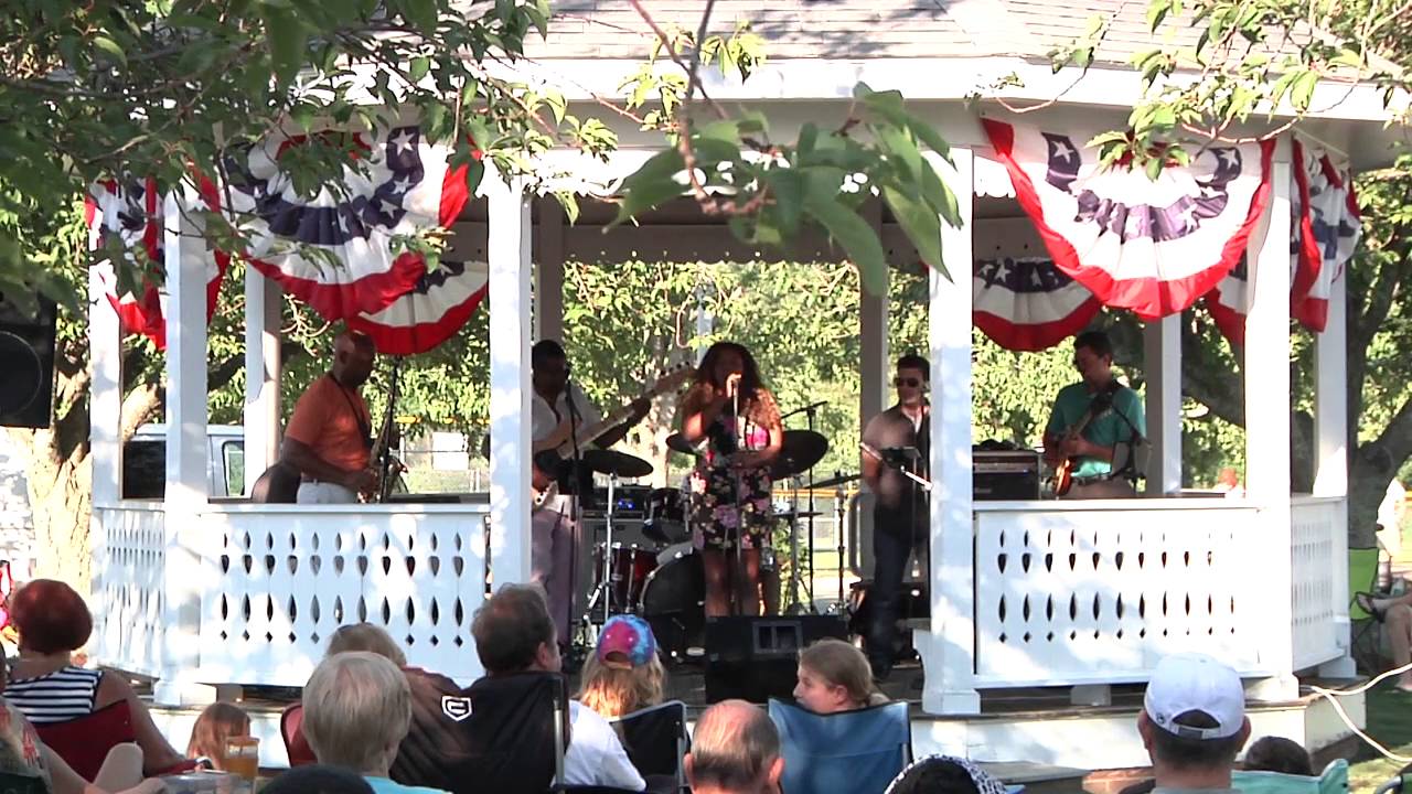 2016-08-08 WB Summer Concerts: First Class - YouTube
