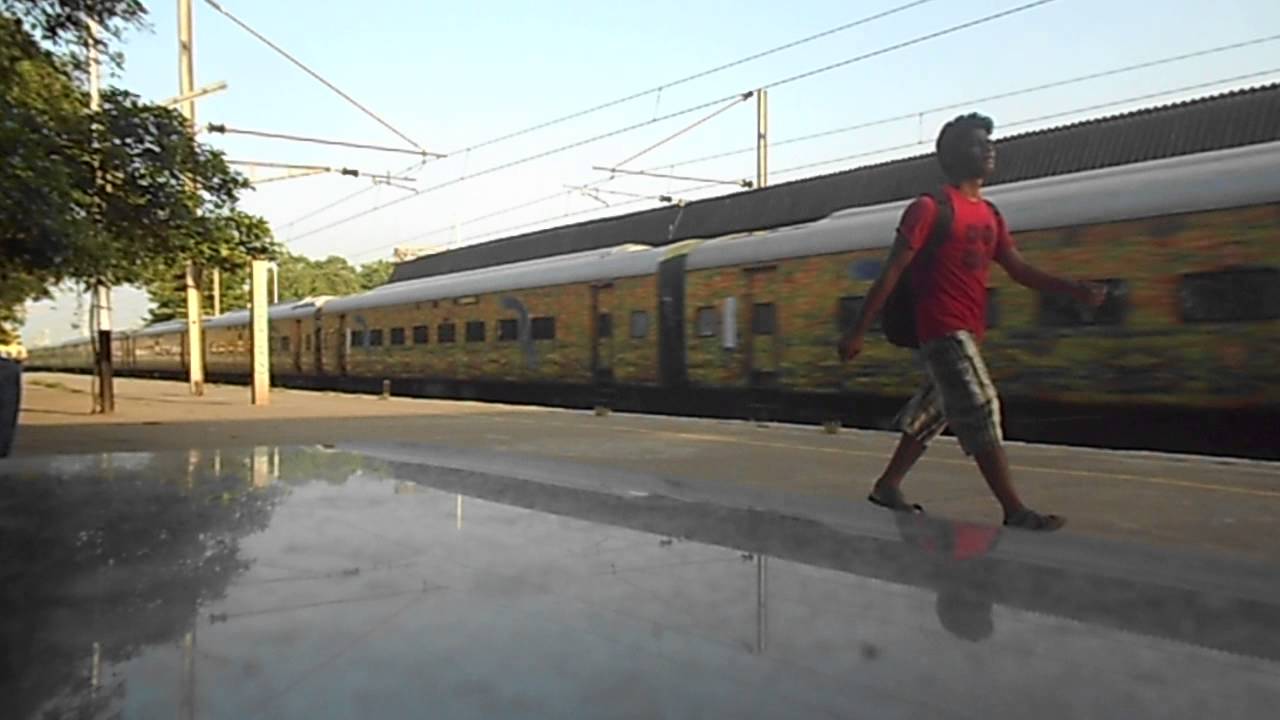 22207 Chennai Trivandrum AC SuperFast Express on Rampage - YouTube