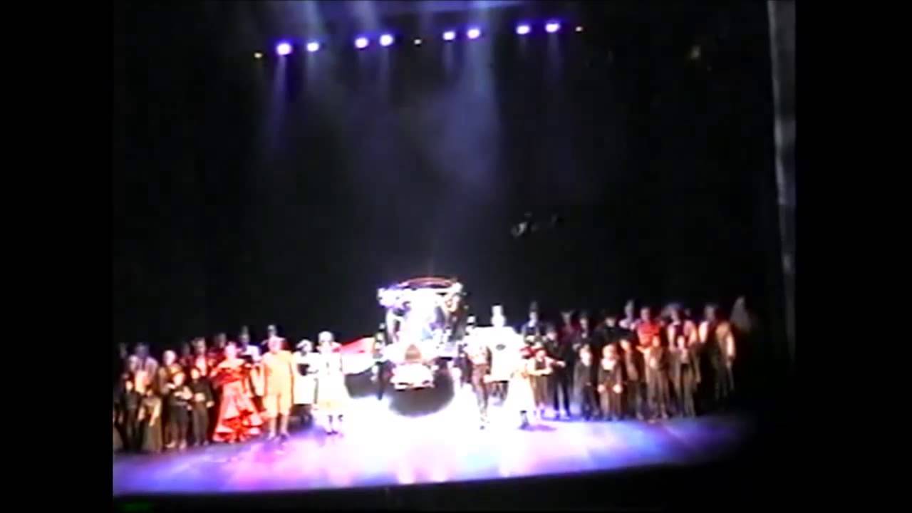 Raúl Esparza -Chitty Chitty Bang Bang End - YouTube