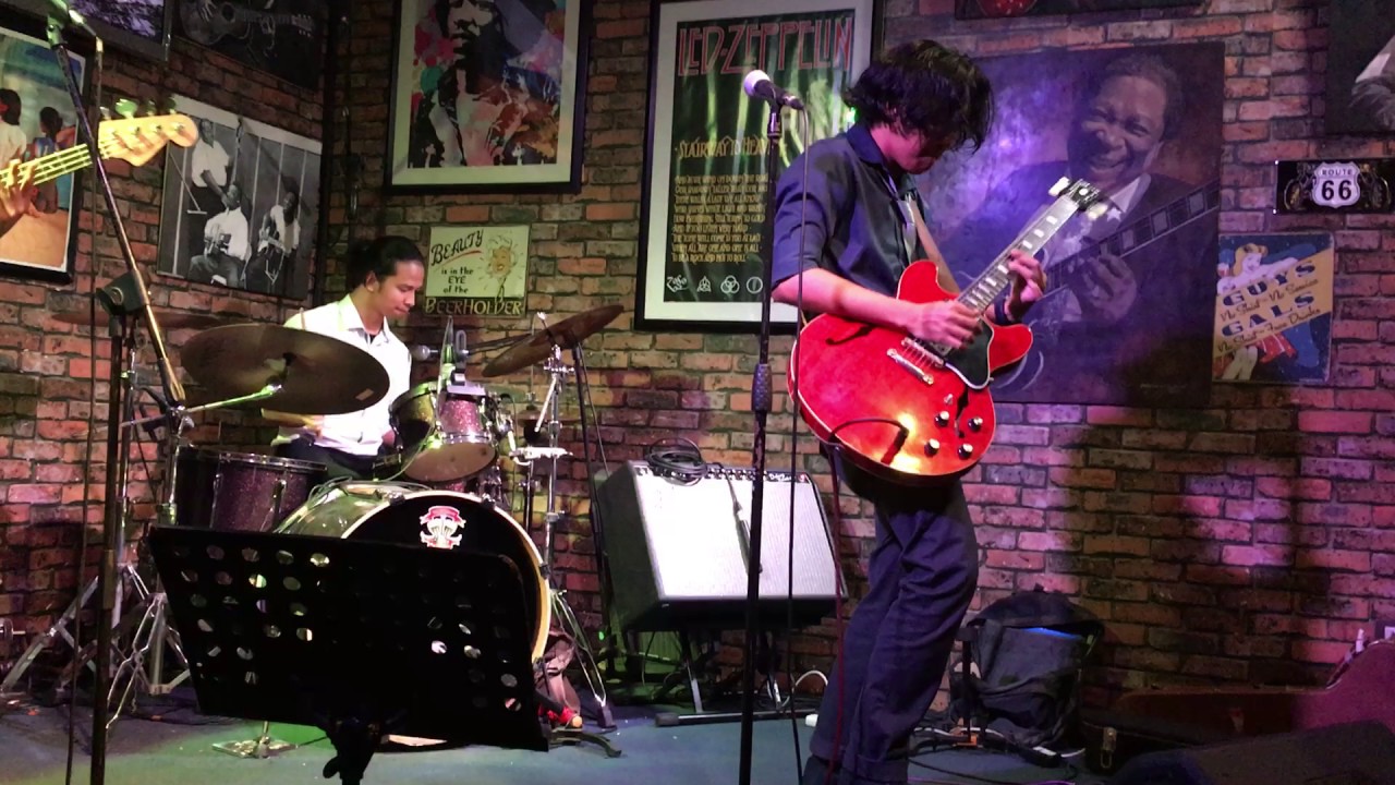 Bleu Rascals- RUN (LIVE) - YouTube