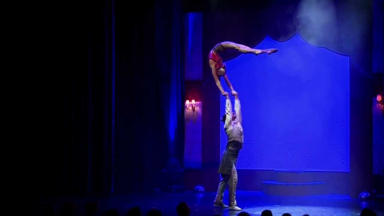 Hand to Hand "Duo Mai" cirque Canada - YouTube