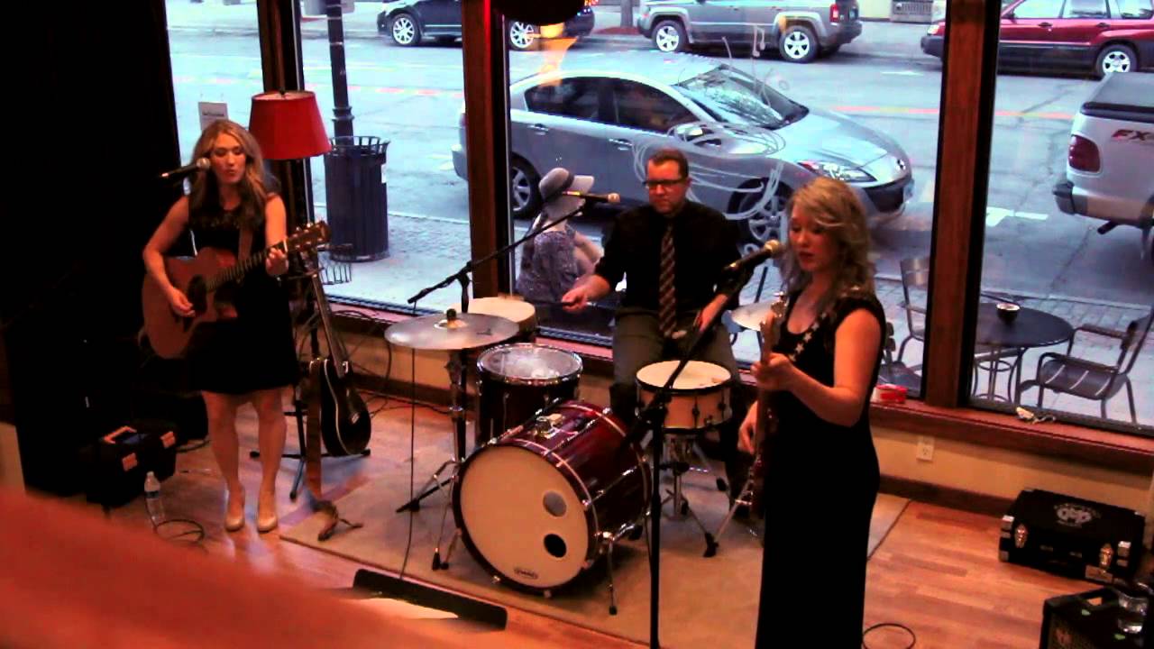 Irwin & Sisters - Acoustic Rock N' Roll - YouTube