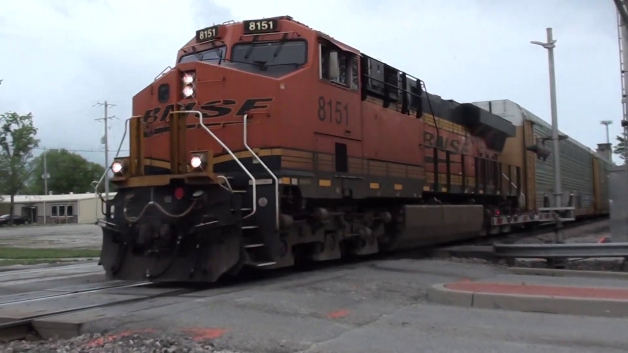 BNSF #8151 leads 1x2 EB Auto/Stacktrain. Olathe, KS 5/16/20 - YouTube