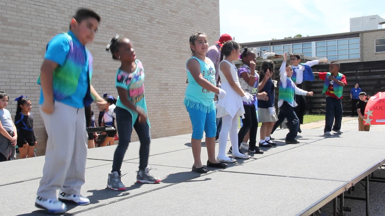 First Grade Dance Battle - YouTube