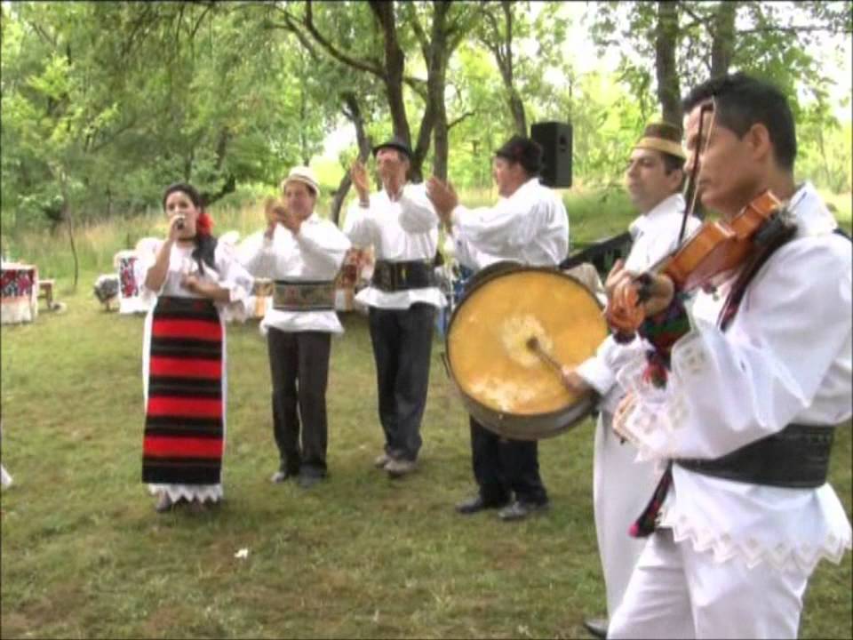 Ancuta Anghel la Sat Sugatag - YouTube