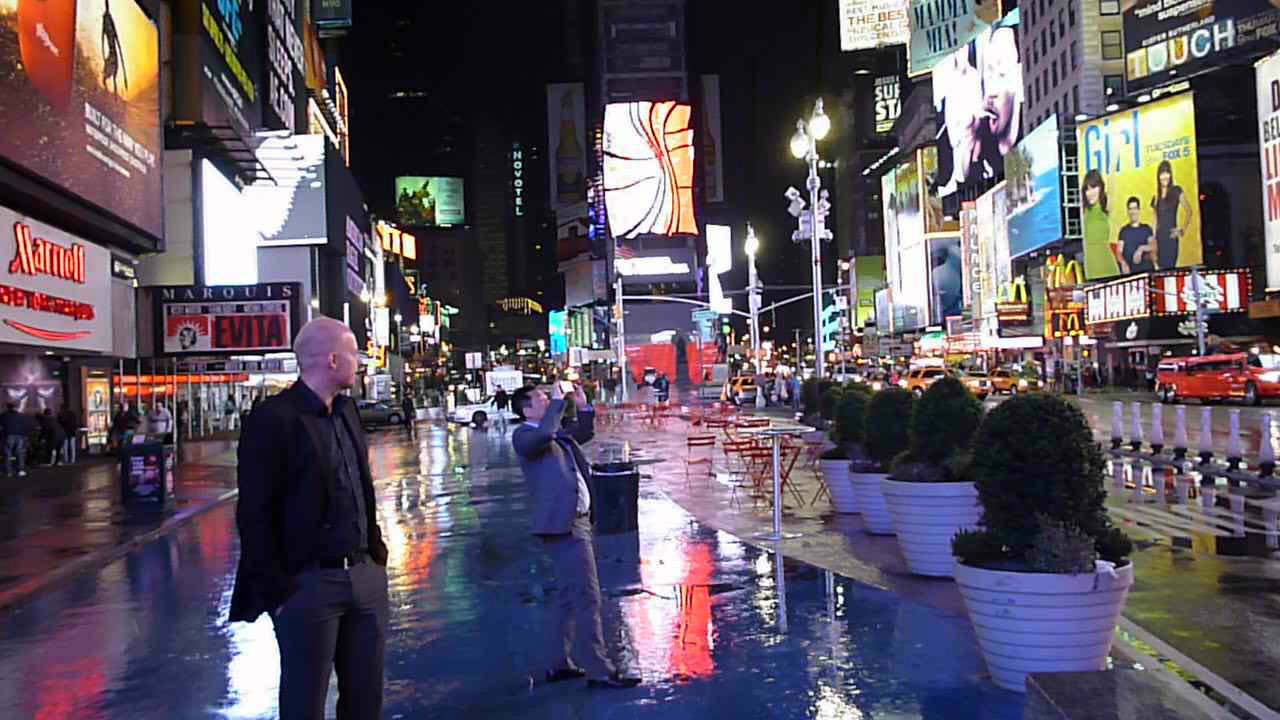 Times Square, NY at 2:00 am Sunday morning - YouTube