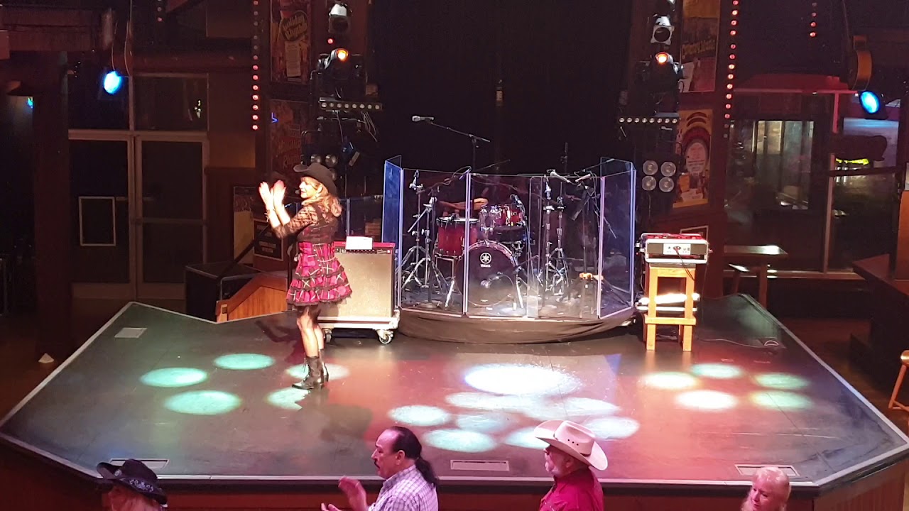 DAN’S COUNTY LINE Line Dance (Demo) - Adela Robak Billy Bob's - YouTube