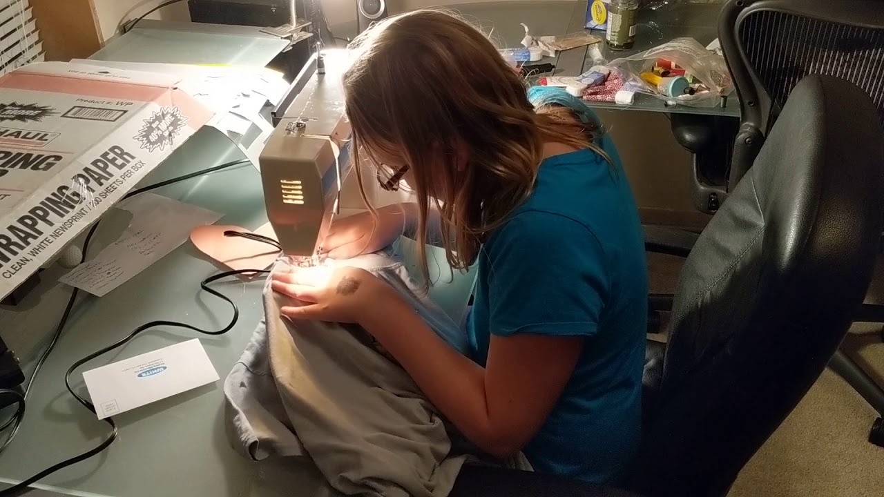 Nikki learning how to use a sewing machine. - YouTube
