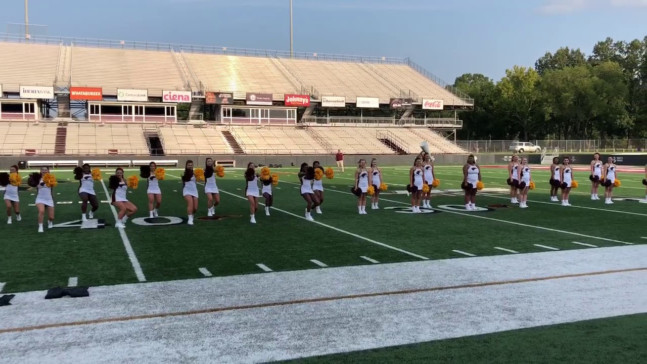 ULM Cheerleading “Birdland” Convocation 2018 - YouTube