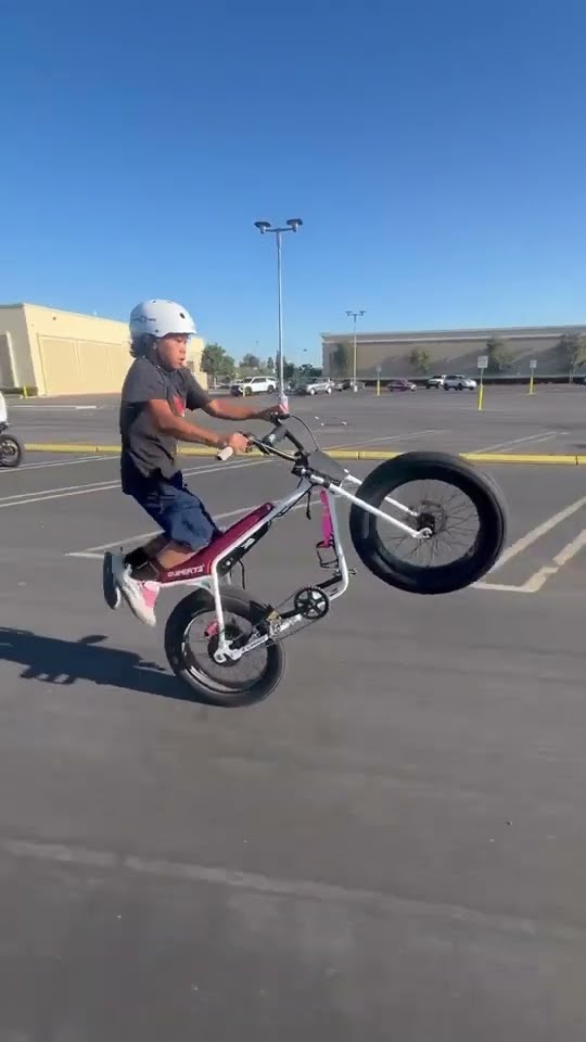 Wheelies on Super 73 - YouTube