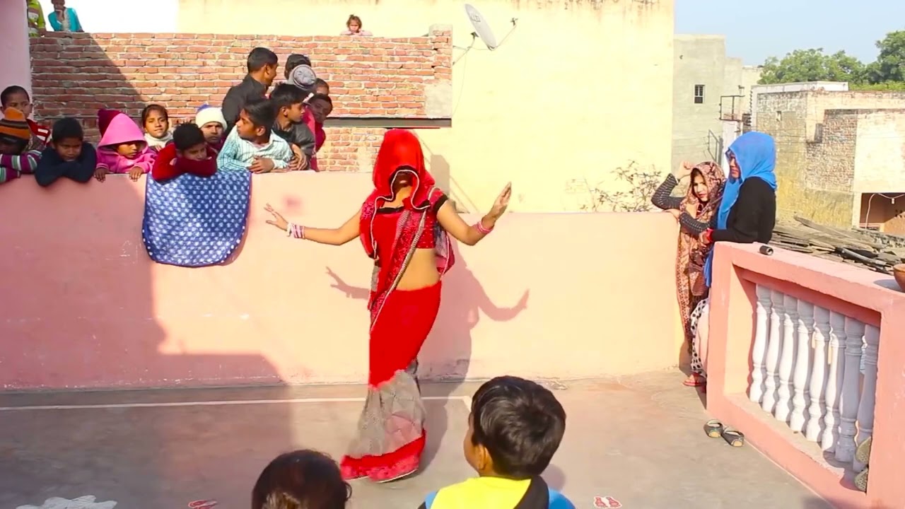 नई बहू ने किया छत पर डांस पिछले गाम में आई एक नई बहु | Alka Music - YouTube