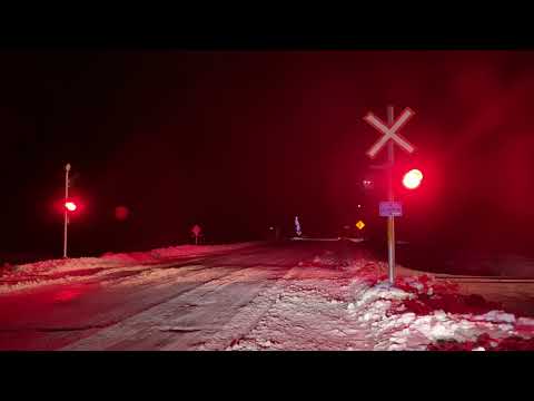 CP 9821 & CSXT 8900 at Gordon Lake Road - YouTube