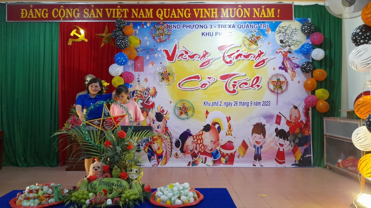 Đàn Oocgan bài "Chiếc đèn Ông sao" do bé Anh Thư trình bày - YouTube