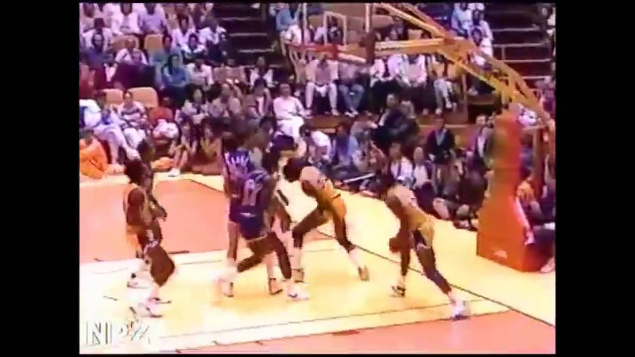 Magic Johnson Top 10 Plays of Career - YouTube