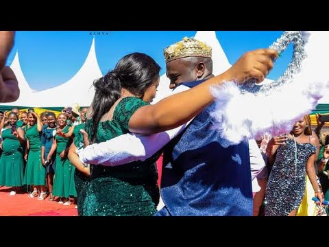 Everybody danced katolo in style-Bisengo live mwala,at Collins and ...