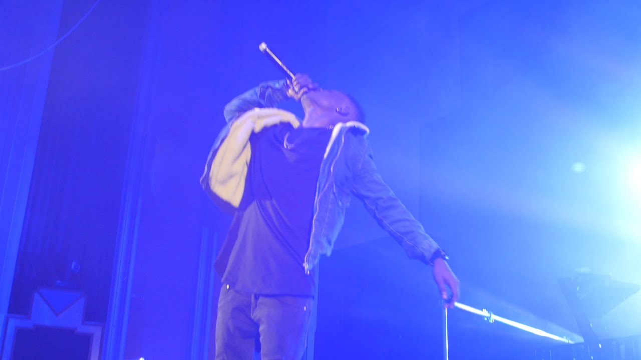 LIL KESH LIVE AT OLAMIDE UK CONCERT 2015 - YouTube