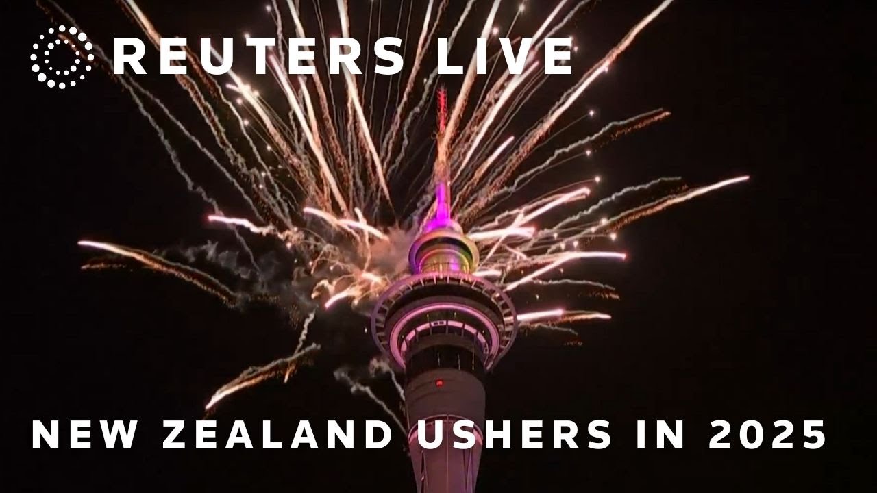 LIVE: New Zealand ushers in New Year - YouTube