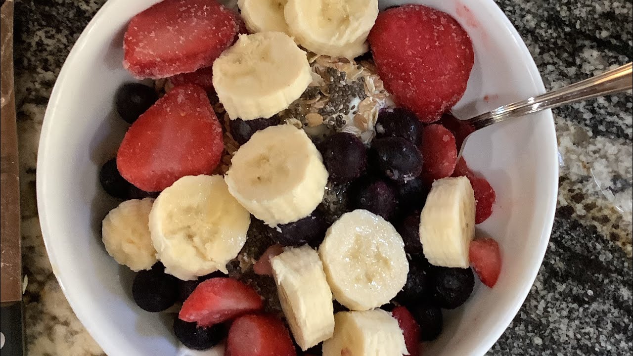 Healthy yogurt fruit bowl - YouTube