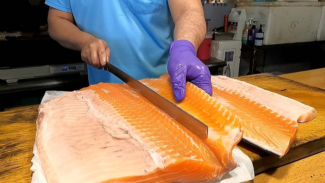 Salmon Cutting Skills 鮭魚切割技能 - How to Cut a Salmon for Sashimi - YouTube