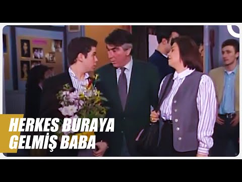 Bizimkiler Apartmanı Tiyatroda - Bizimkiler 15. Bölüm