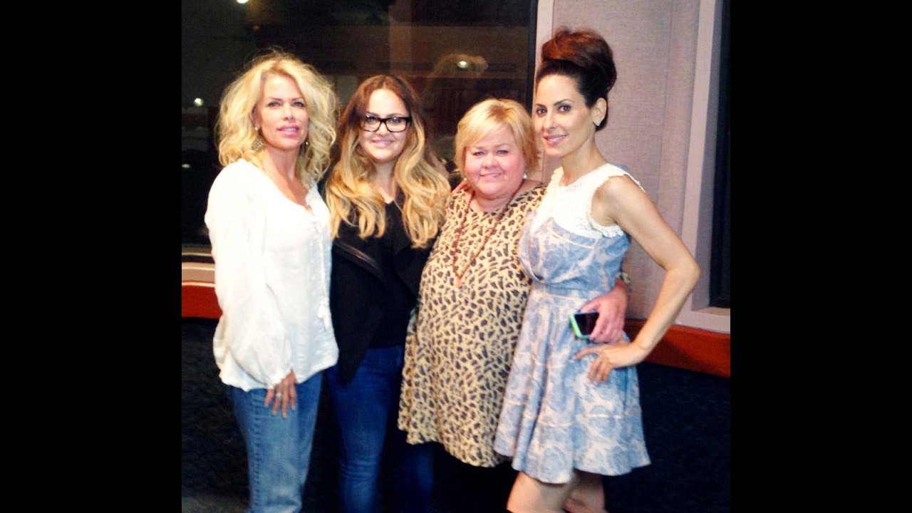 Naz Barouti Interviews Kerri Kasem and the Rooney Sisters. - YouTube