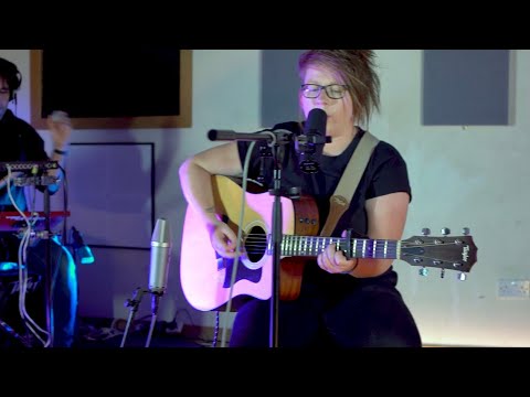 Jess Kemp - No More Feeling Blue (Acoustic Version) - YouTube