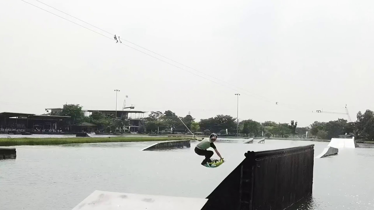 Malin Overby, some wakeboarding from Thai Wakepark - YouTube