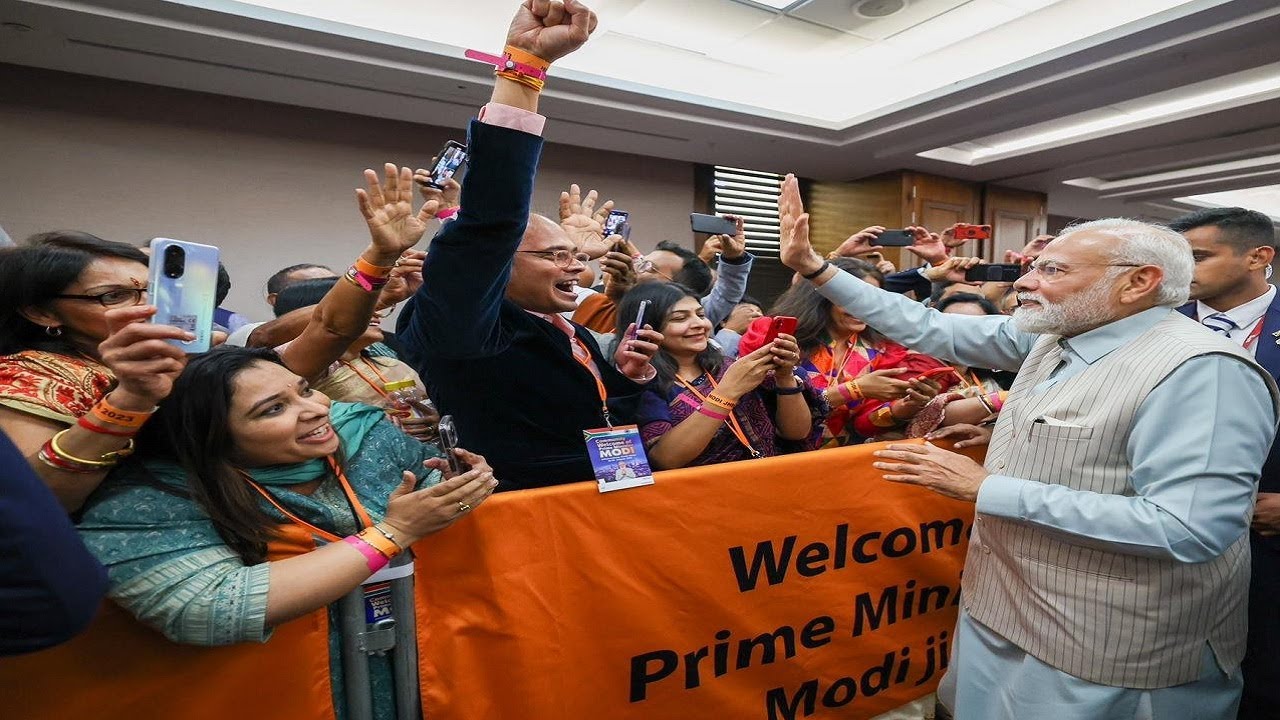 Samachar 7 pm | PM Narendra Modi receives warm welcome from Indian ...