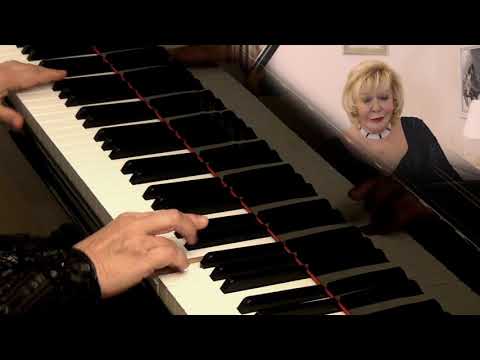 Gülsin Onay plays Bach's Italian Concerto