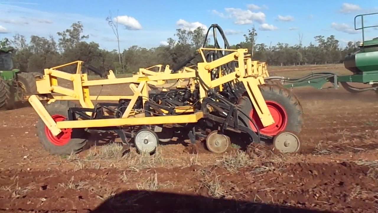 Multiplanter 18m (60ft) folding wing - Multi Farming Systems - YouTube