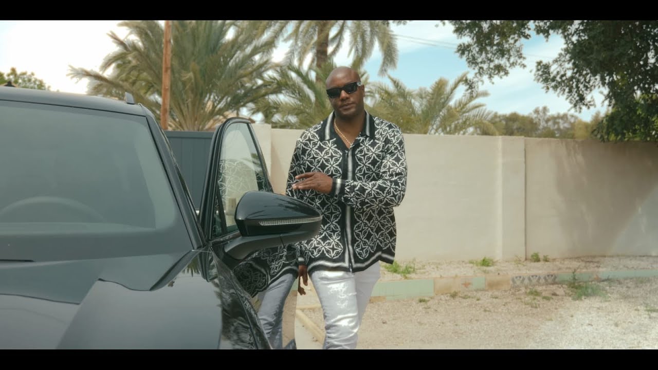 Jo Gold -Me buscas (Vidéo oficial) - YouTube