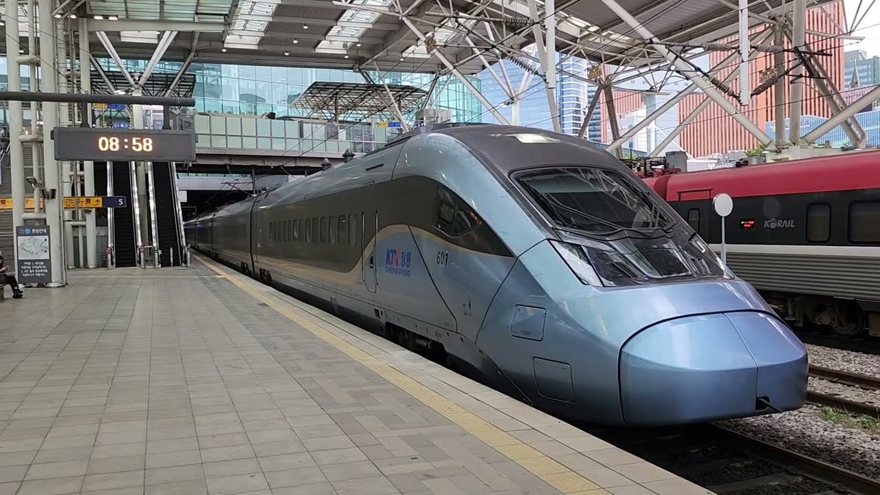 KORAIL KTX-청룡 서울발부산행 제017열차 서울역 발차 - YouTube