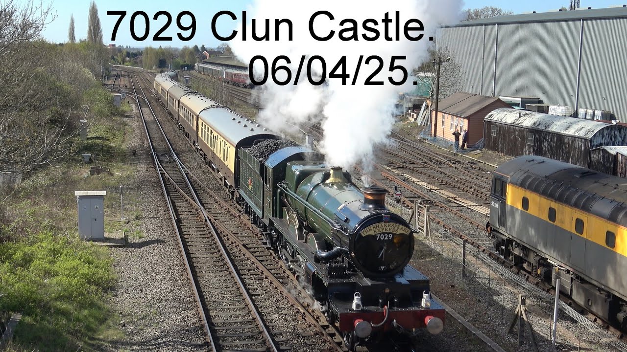 7029 Clun Castle, at Kidderminster and Stourbridge Junction. 06/04/25 ...