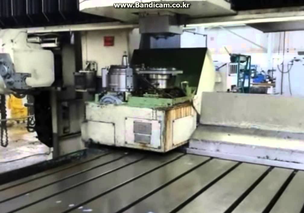 Okuma MCR 20B double column vertical machining center - YouTube