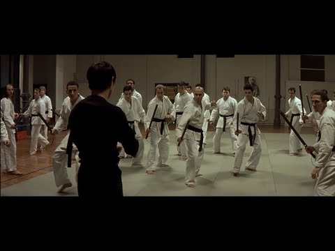 ПОЦЕЛУЙ ДРАКОНА (2001) ДРАКА В СПОРТЗАЛЕ