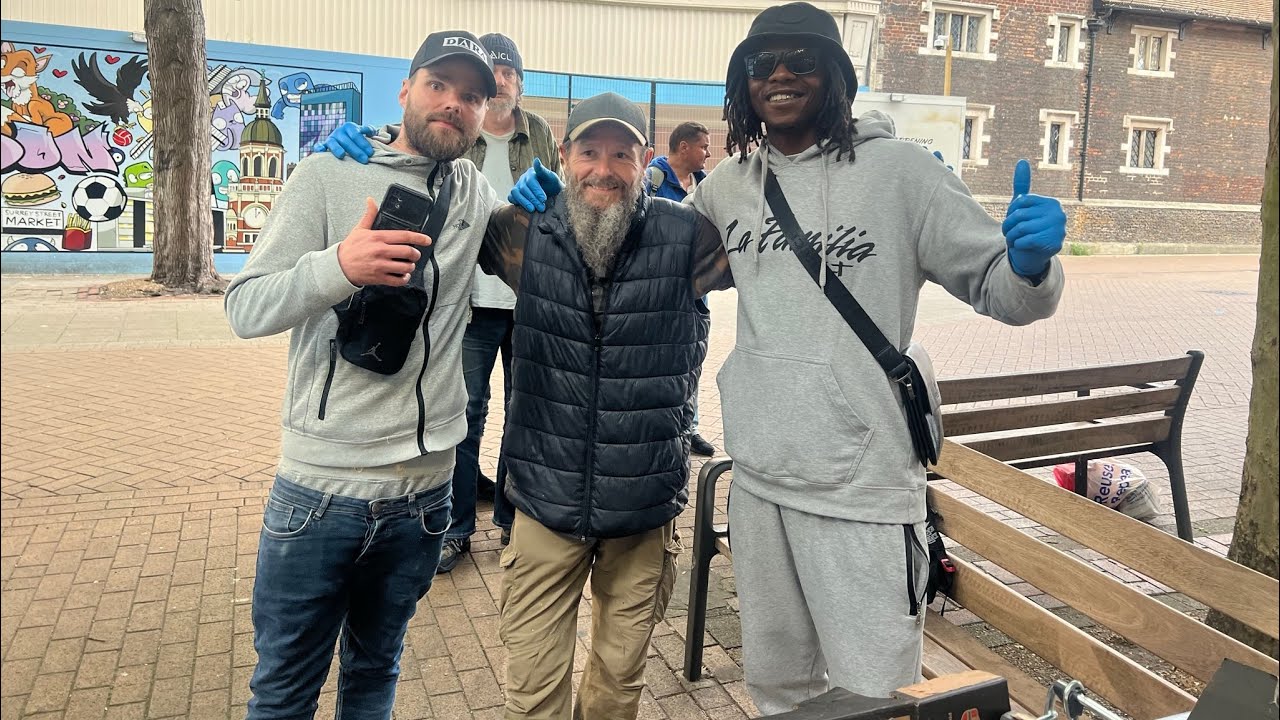 We Cooking For The Homeless | Walking The Streets Feeding People - YouTube